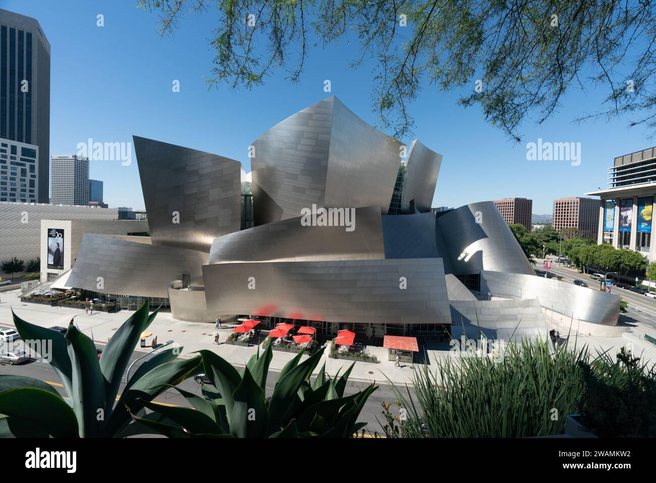 Interior walt disney concert hall hi-res stock photography and images ...