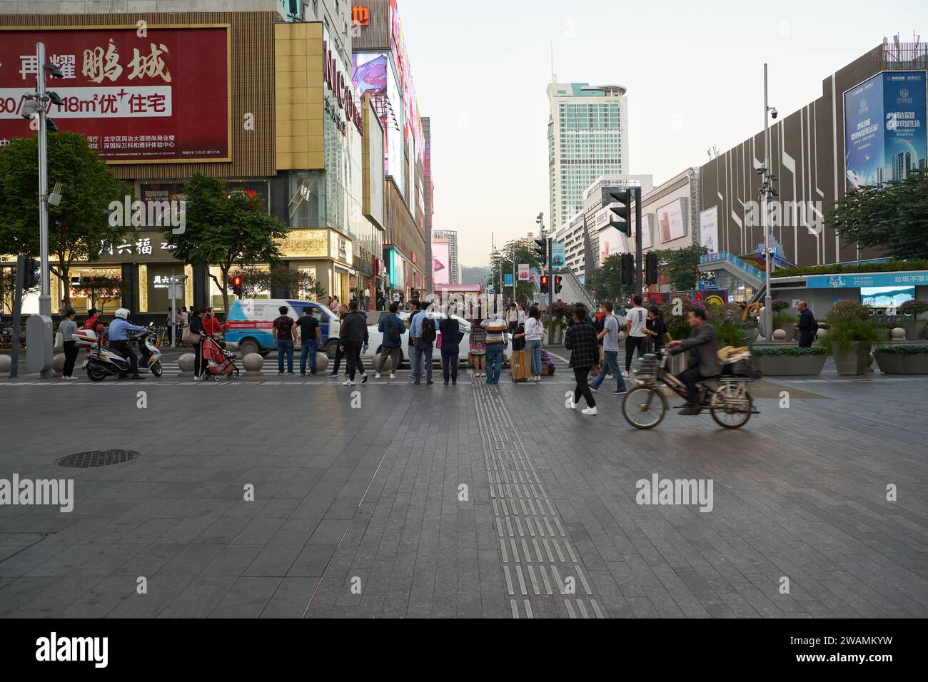 China shenzhen street view in hi-res stock photography and images - Alamy