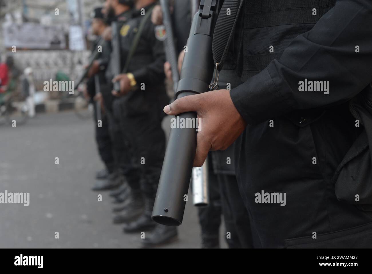 Dhaka, Bangladesh. 6th Jan, 2024. Members of the Rapid Action Battalion ...