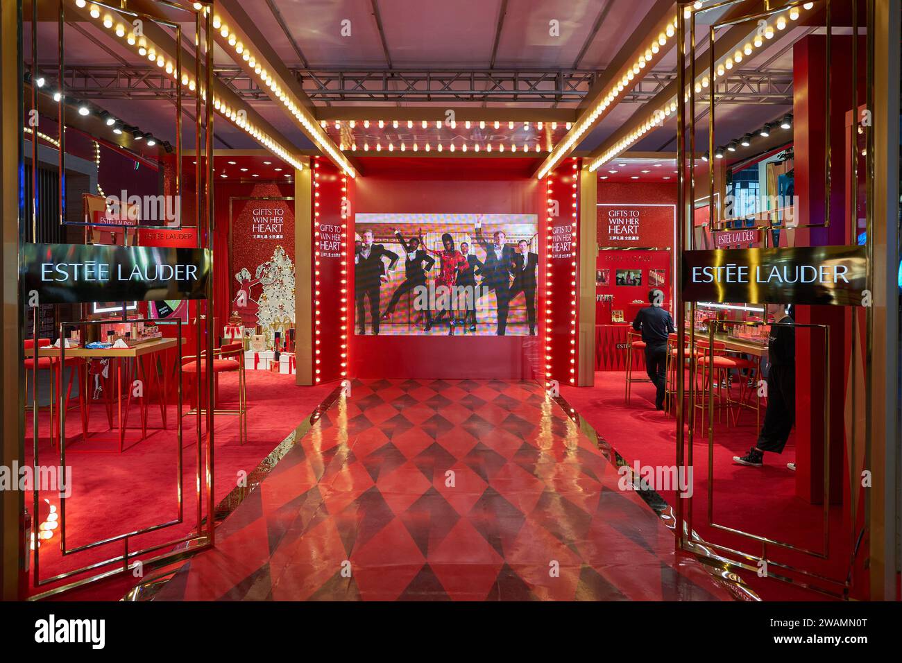 Estee lauder china hi-res stock photography and images - Alamy