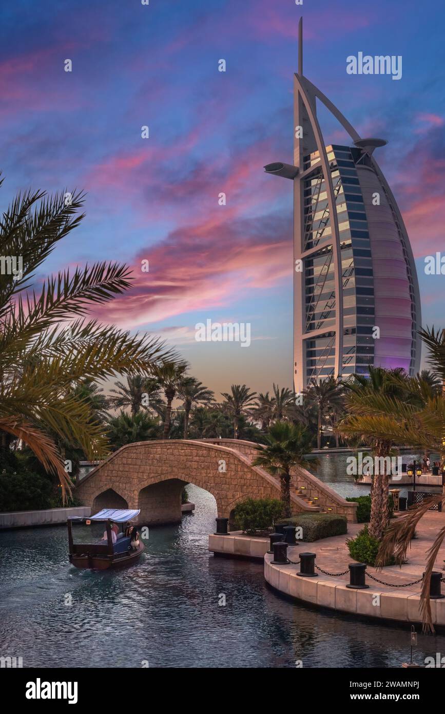 Dubaimall hi-res stock photography and images - Alamy