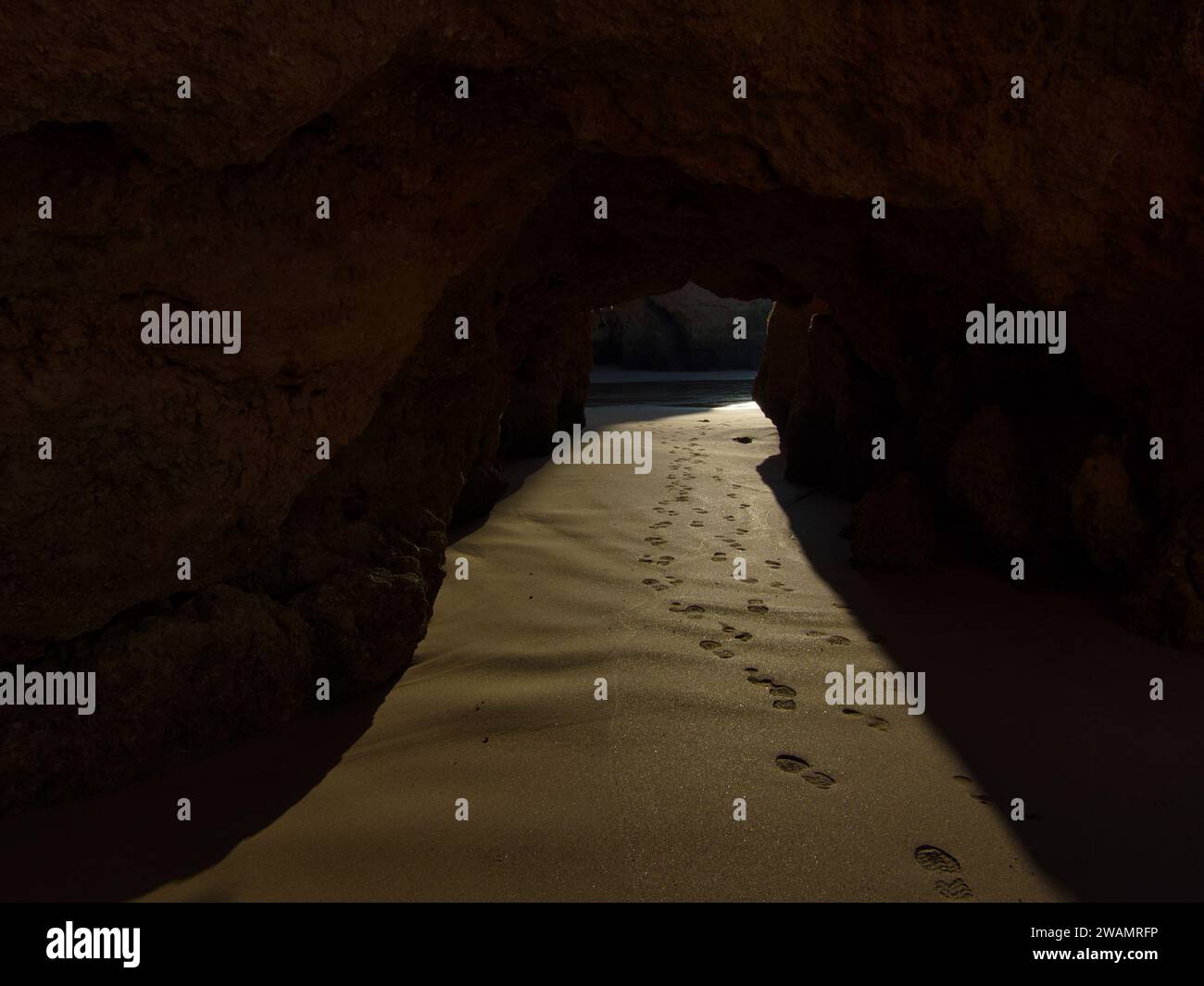 Dark cave entrance hi-res stock photography and images - Alamy