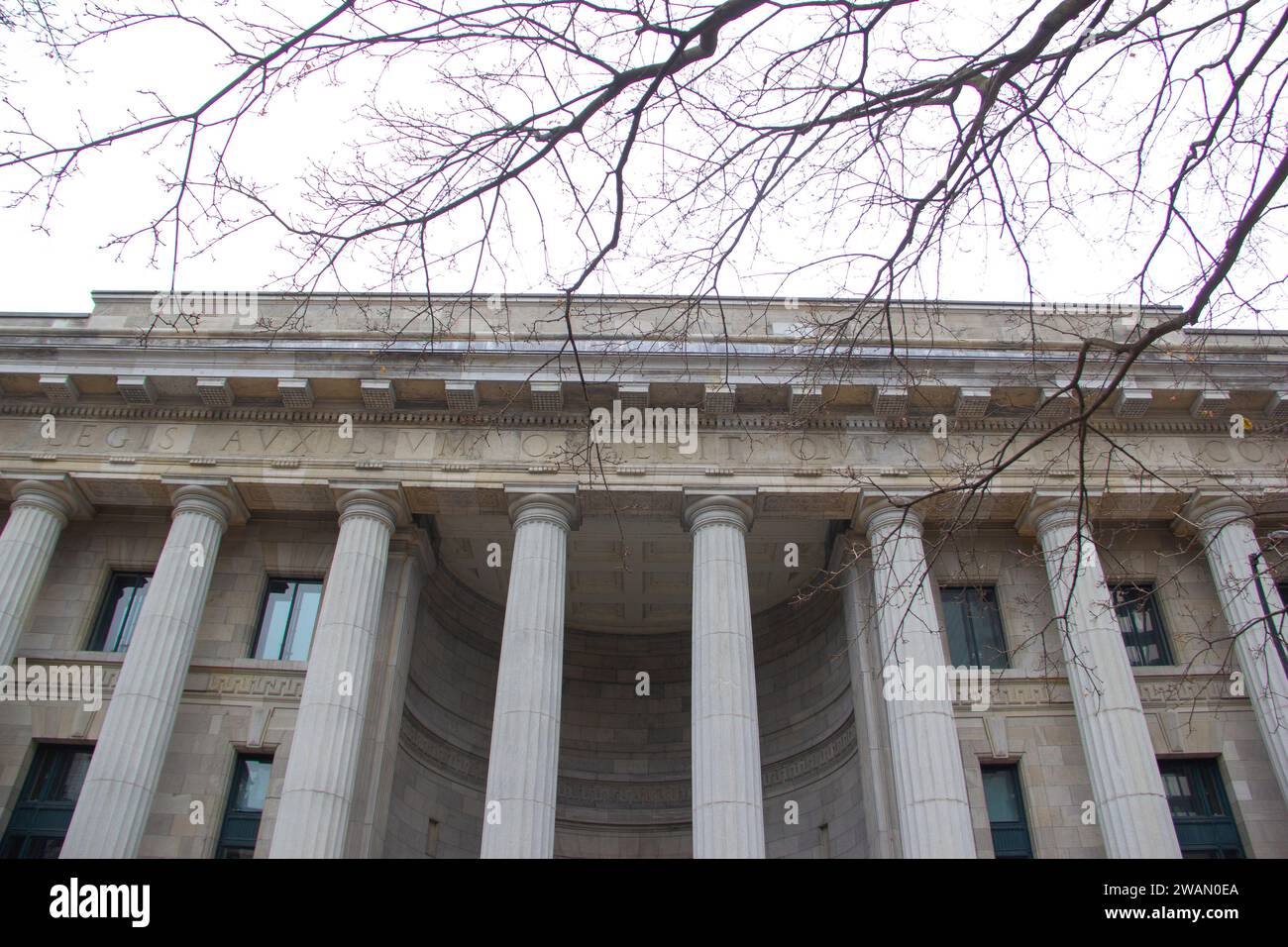 Colonnade and capitals hi-res stock photography and images - Alamy