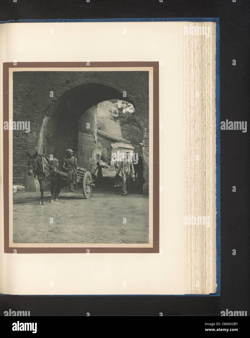 Unknown people with a horse by car at a gate, Donald Mennie, c. 1915 ...