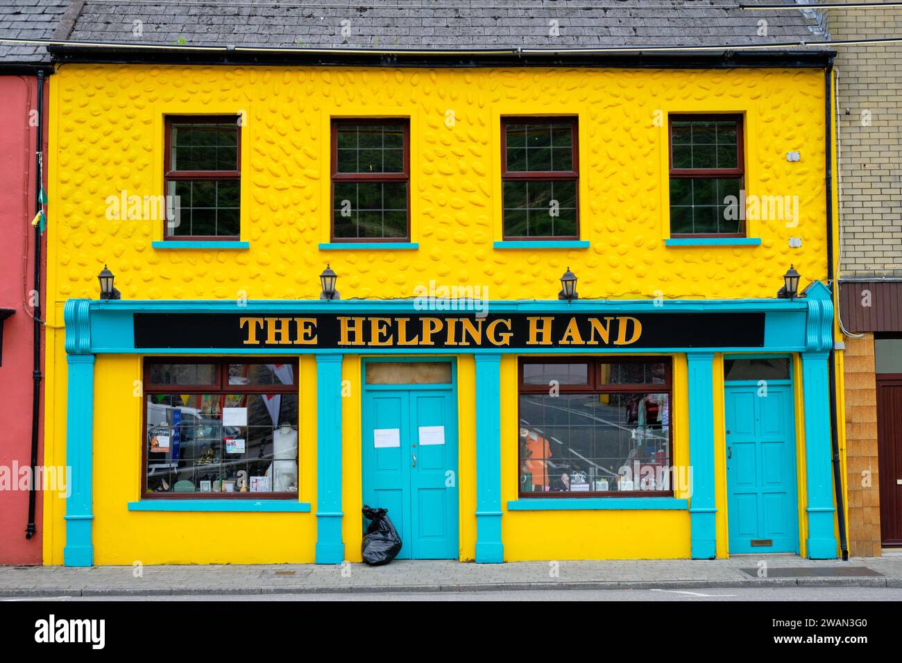 Helping hand hi-res stock photography and images - Alamy