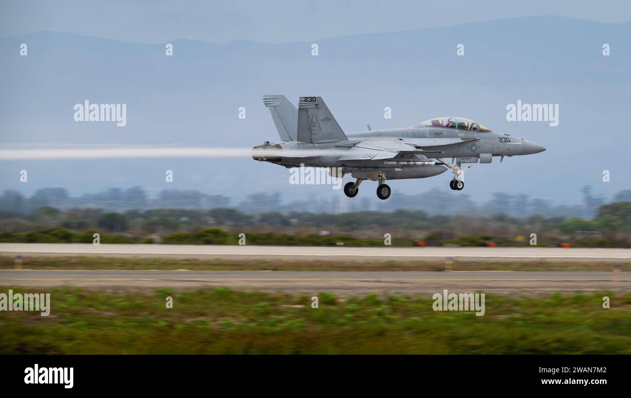 An EA-18G Growler from the U.S. Navy’s Air Test and Evaluation Squadron ...