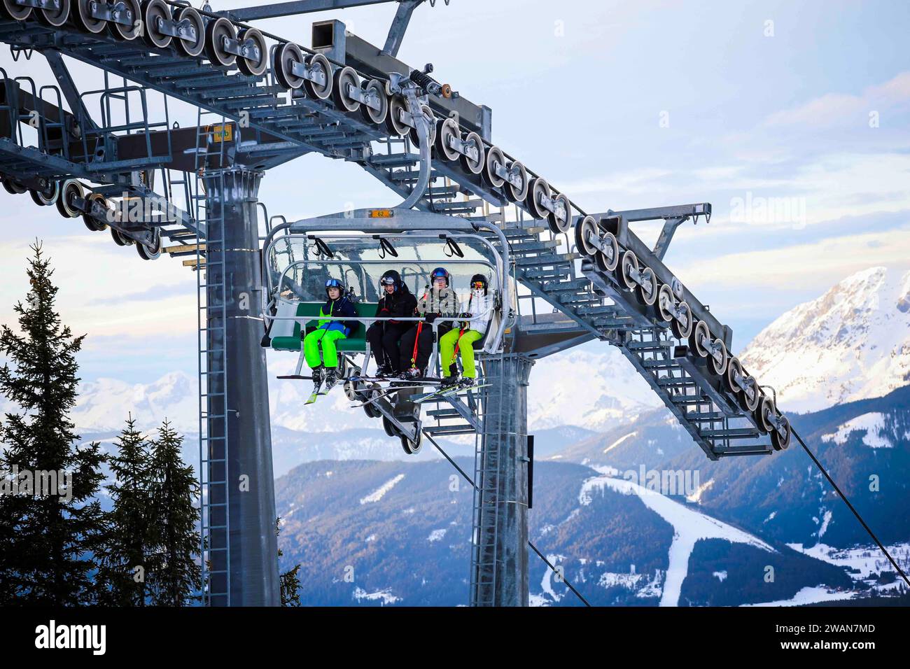 05.01.2024, Schladming, AUT, Unterwegs in Steiermark, Almrausch, Apres ...