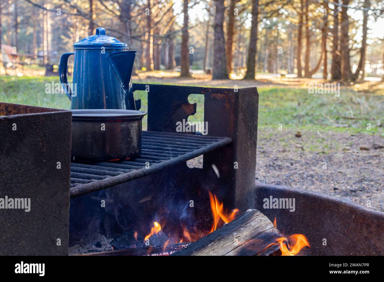 Boiling water over fire hi-res stock photography and images - Alamy