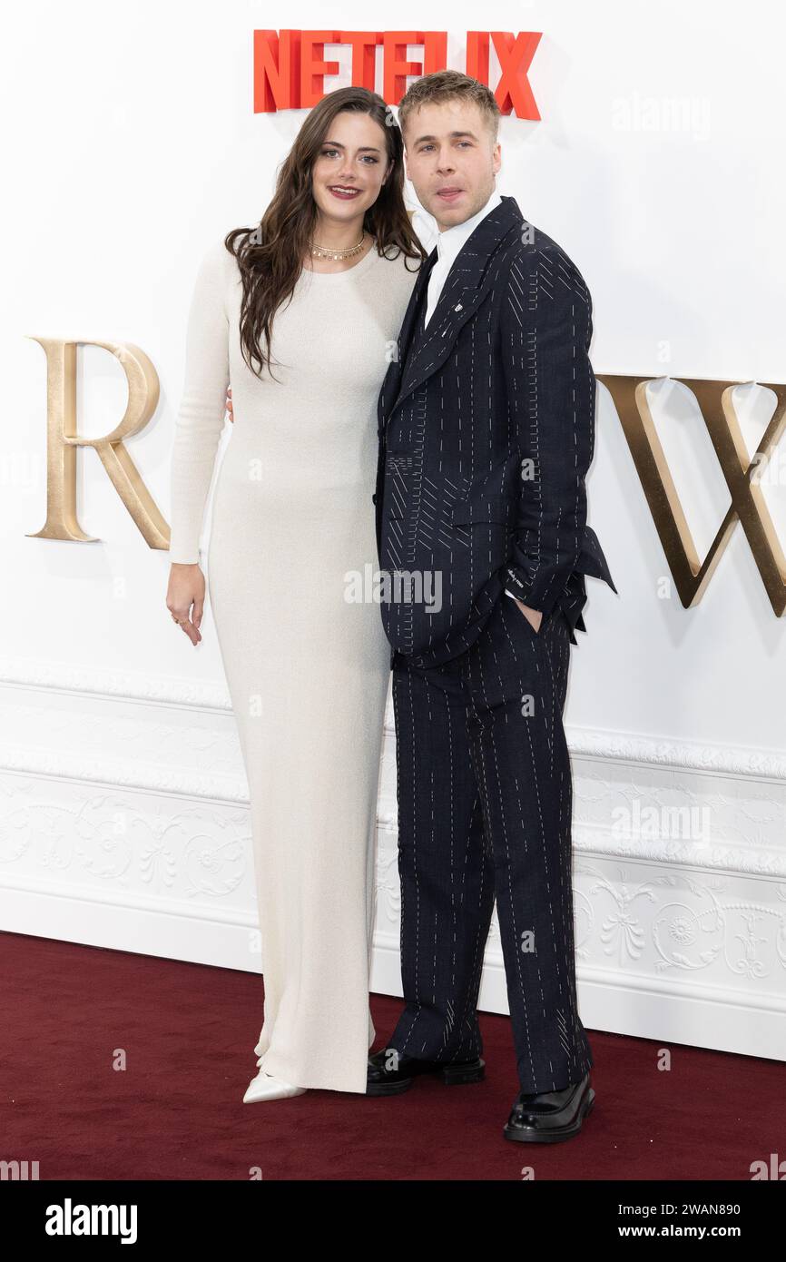 Cast and guests on the red carpet for The Crown' finale celebration ...