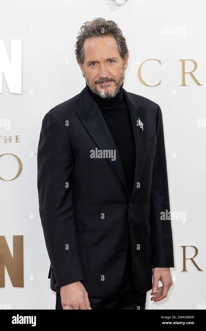 Cast and guests on the red carpet for The Crown' finale celebration ...