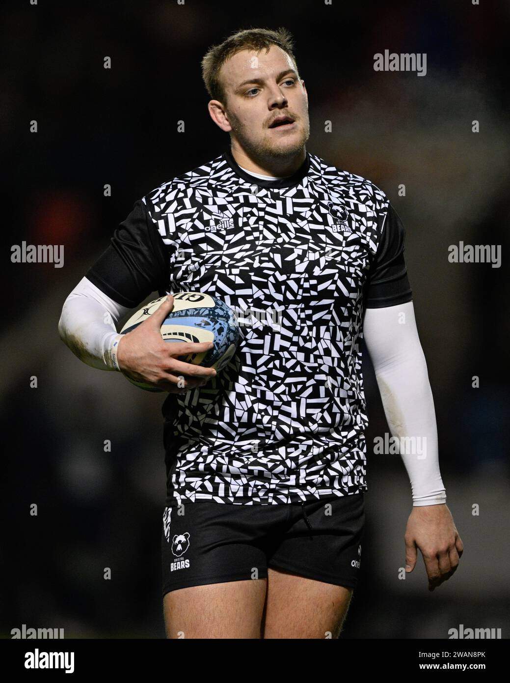 Fred Davies of Bristol Bears warms up ahead of the match, during the Gallagher Premiership match ...