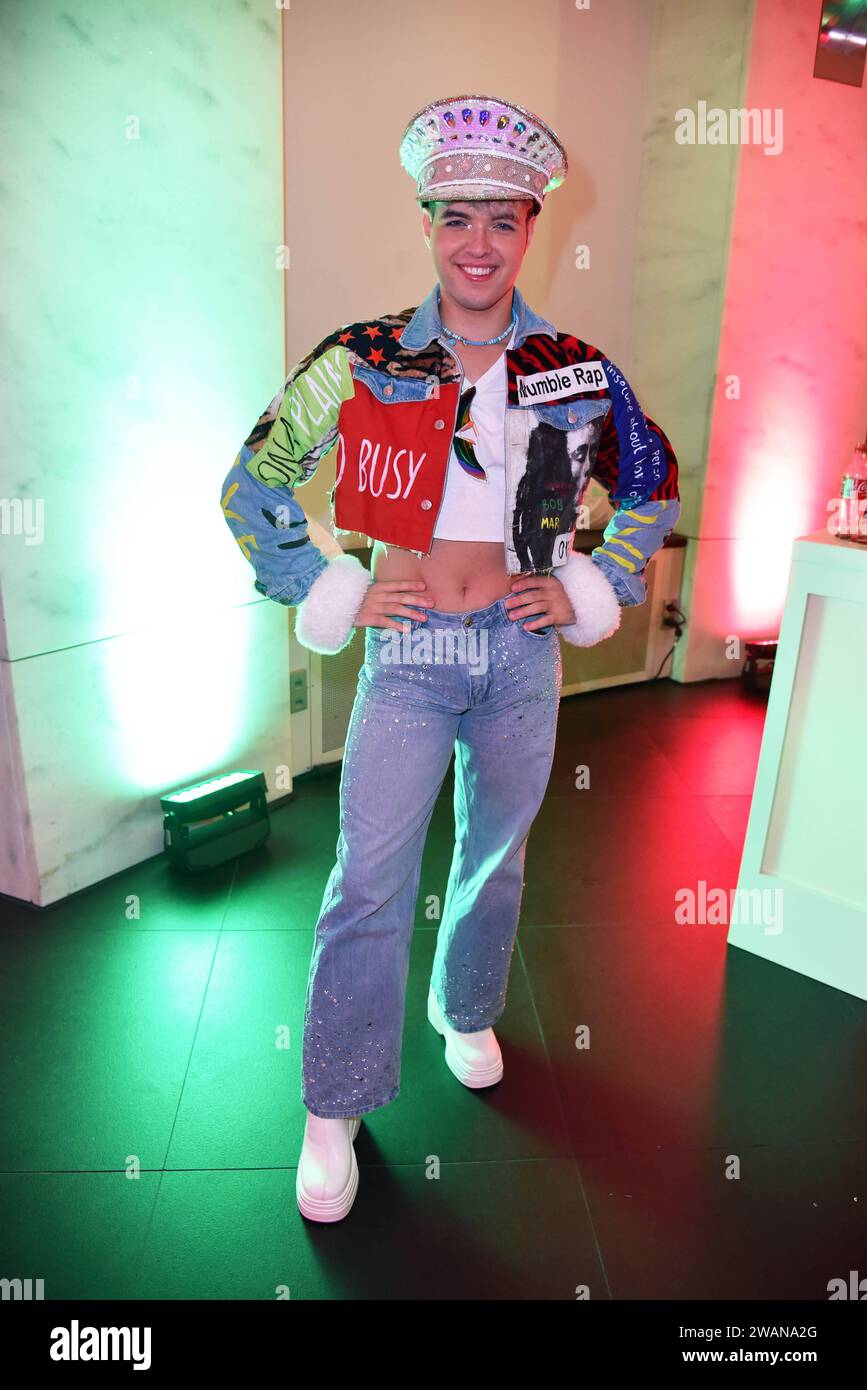 Joely white hi-res stock photography and images - Alamy