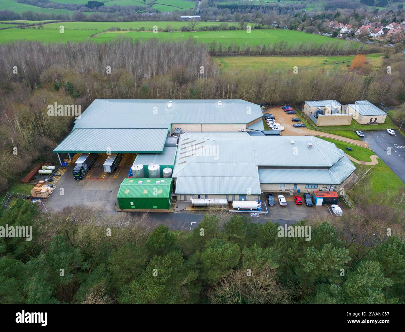 Harrogate spring water bottling plant hi-res stock photography and ...