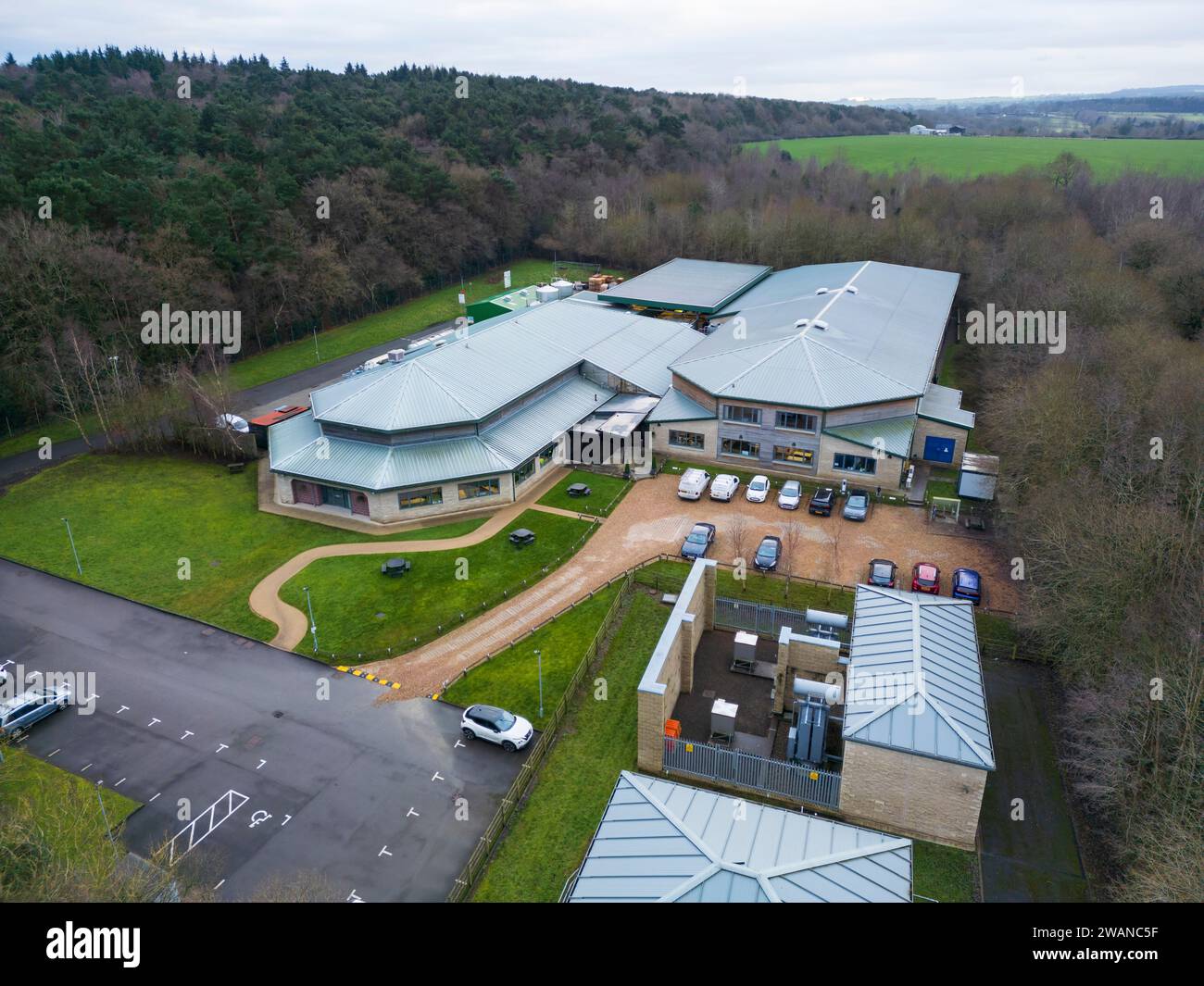 Harrogate spring water bottling plant hi-res stock photography and ...