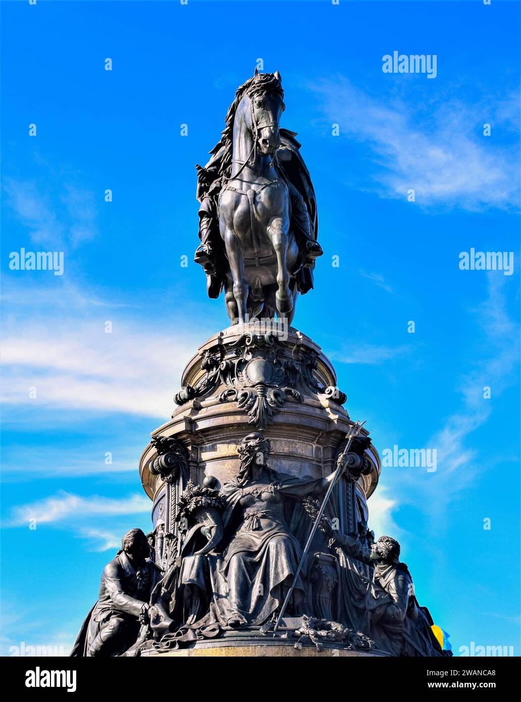 A beautiful historic sculpture in Philadelphia City. A beautiful ...