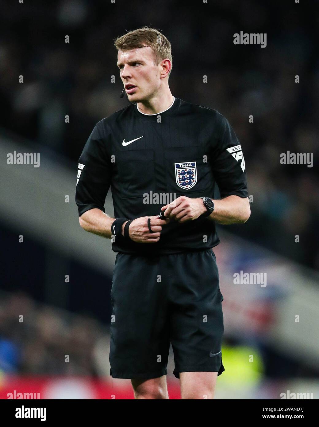 London, UK. 5th Jan 2024. Referee Sam Barrott during the Tottenham ...