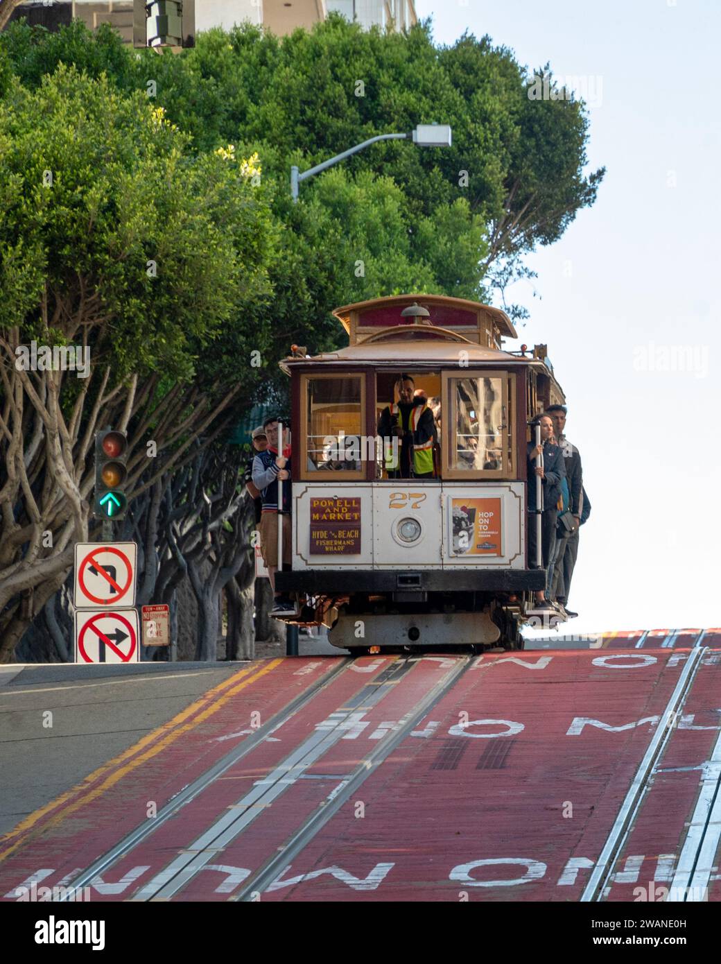 Hilly san francisco streets hi-res stock photography and images - Alamy