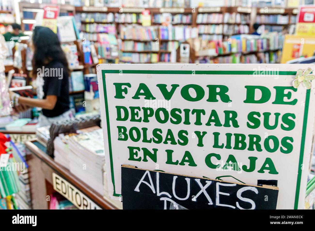 Spanish store cashier hi-res stock photography and images - Alamy