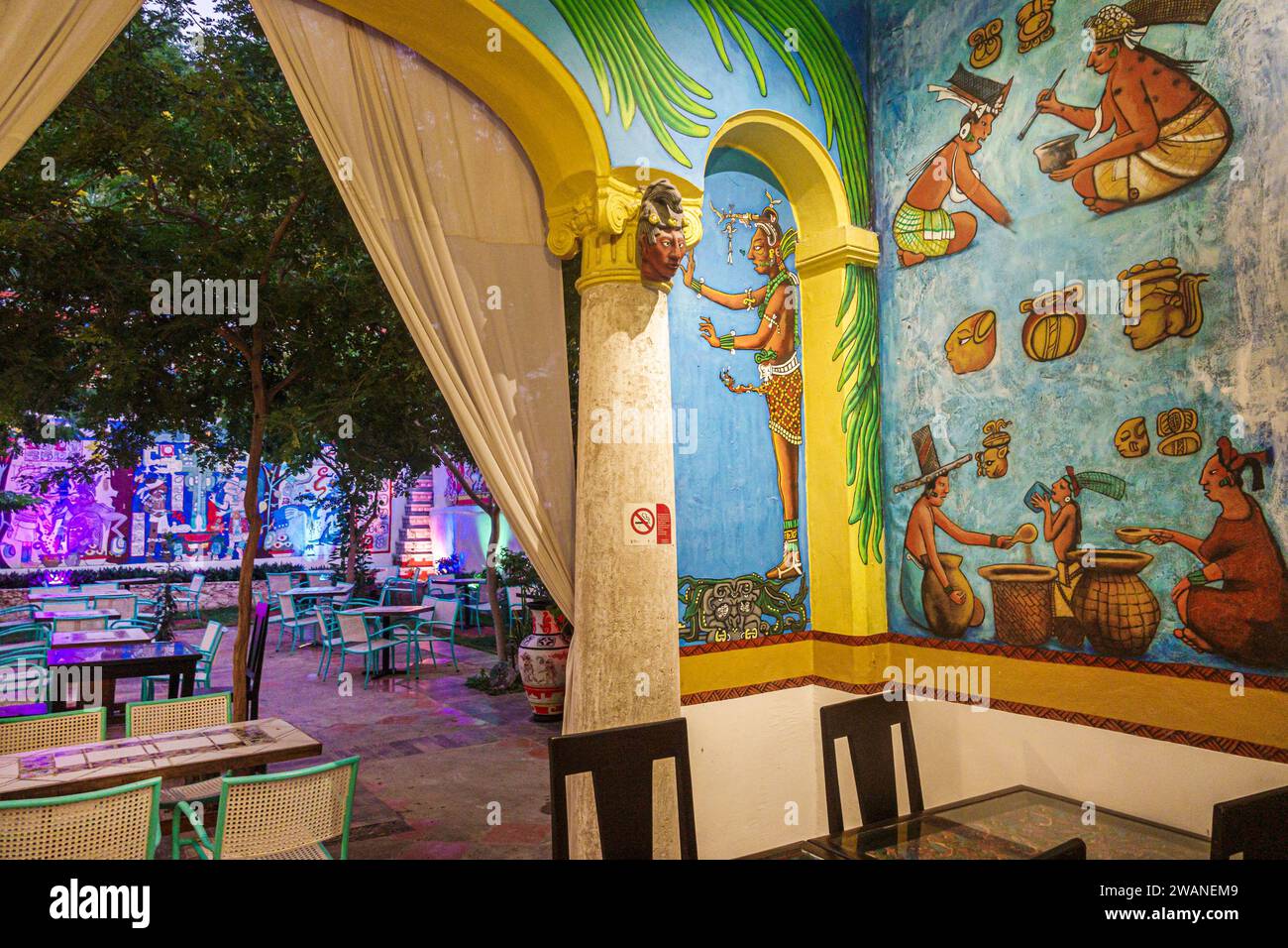 Mayan decor decorations hi-res stock photography and images - Alamy