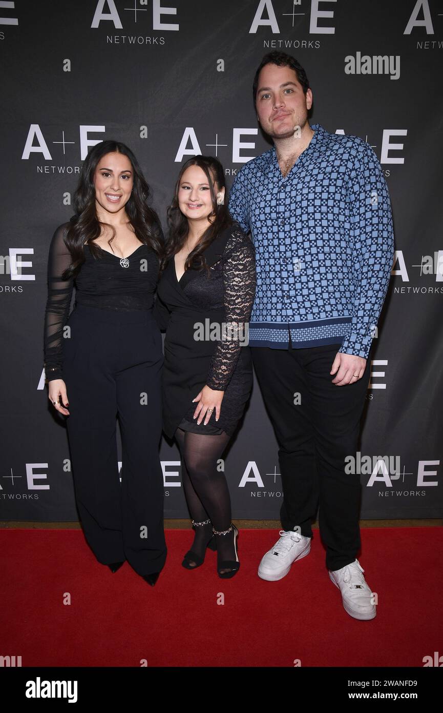 New York, USA. 05th Jan, 2024. (L-R) Claudia Oshry, Gypsy Rose ...