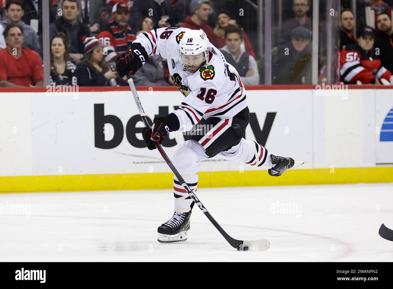 Chicago Blackhawks center Jason Dickinson (16) in action against the ...