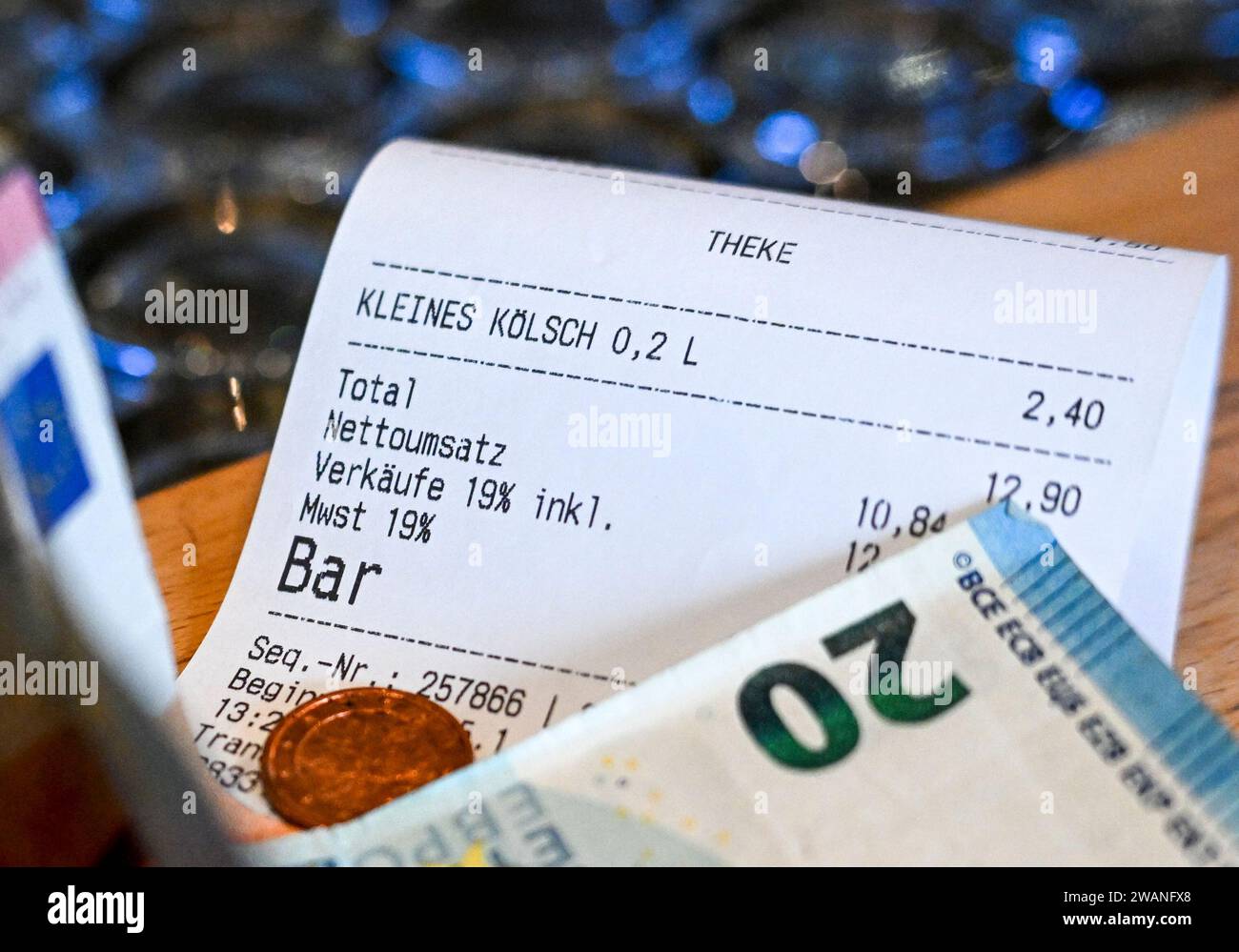 Restaurant receipt germany hi-res stock photography and images - Alamy