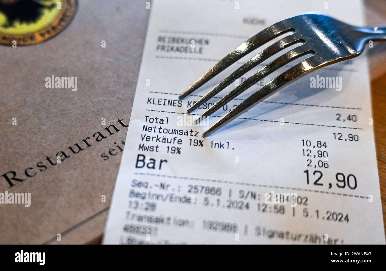 Berlin, Germany. 05th Jan, 2024. A receipt with a 19 percent VAT rate ...
