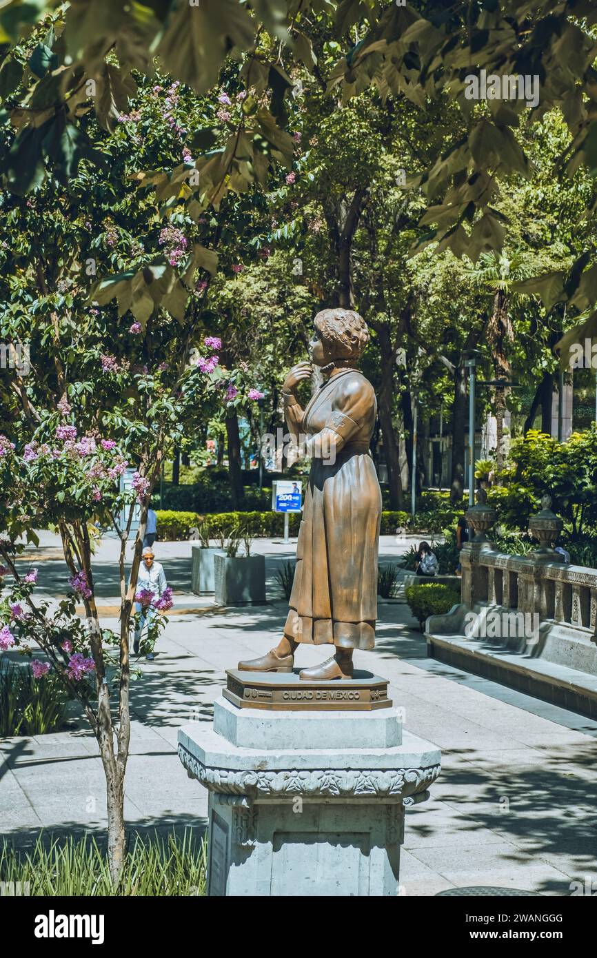 Historic downtown streets mexico city hi-res stock photography and ...
