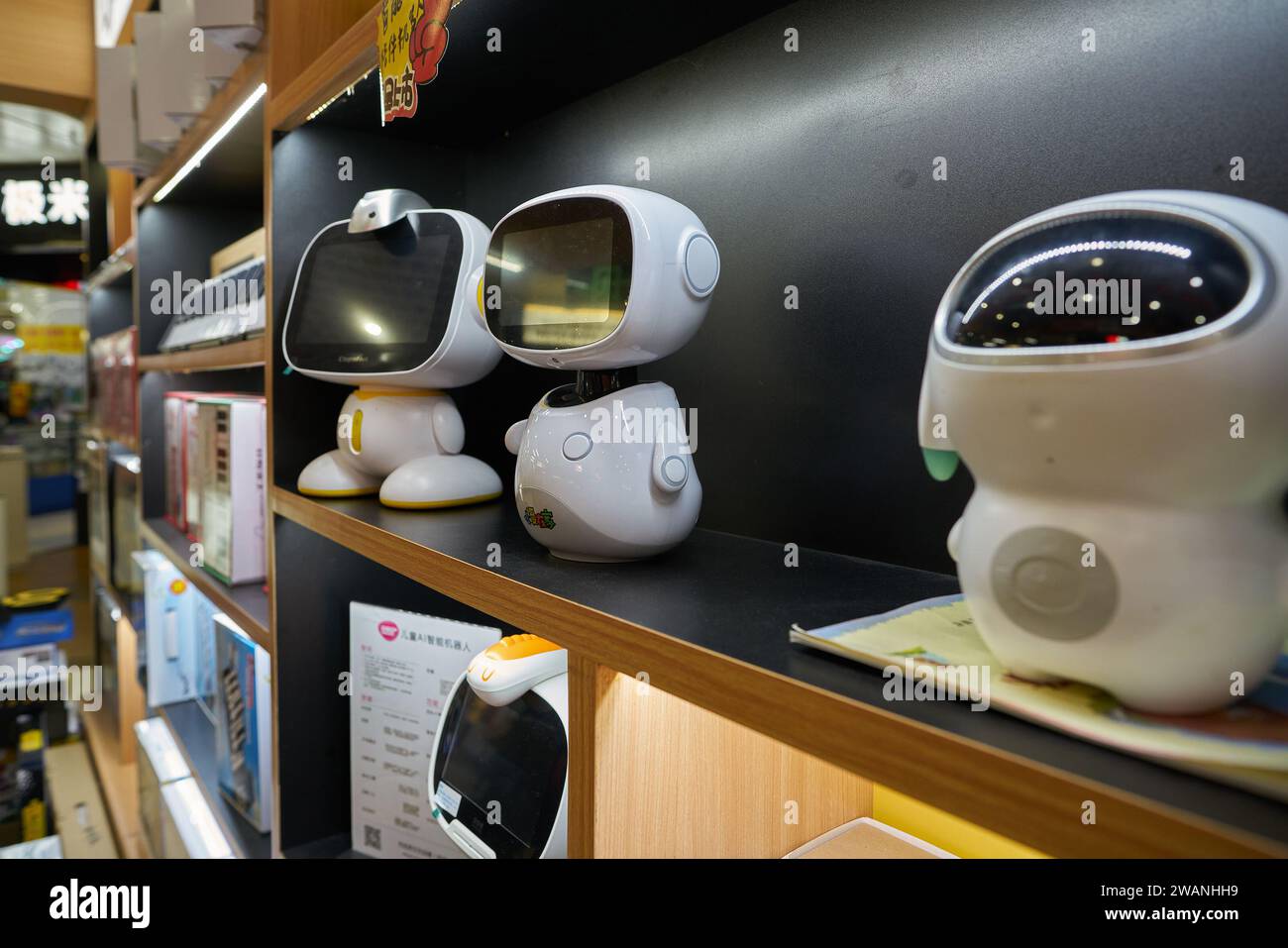 Electrical goods on shelf hi-res stock photography and images - Alamy