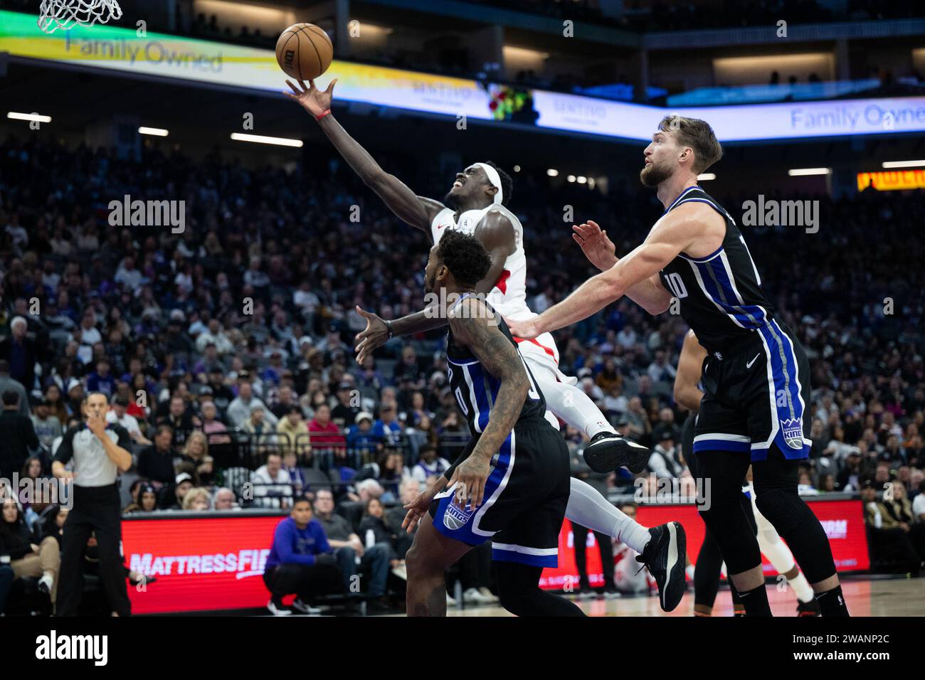 Sacramento, CA, USA. 5th Jan, 2024. Toronto Raptors forward Pascal ...