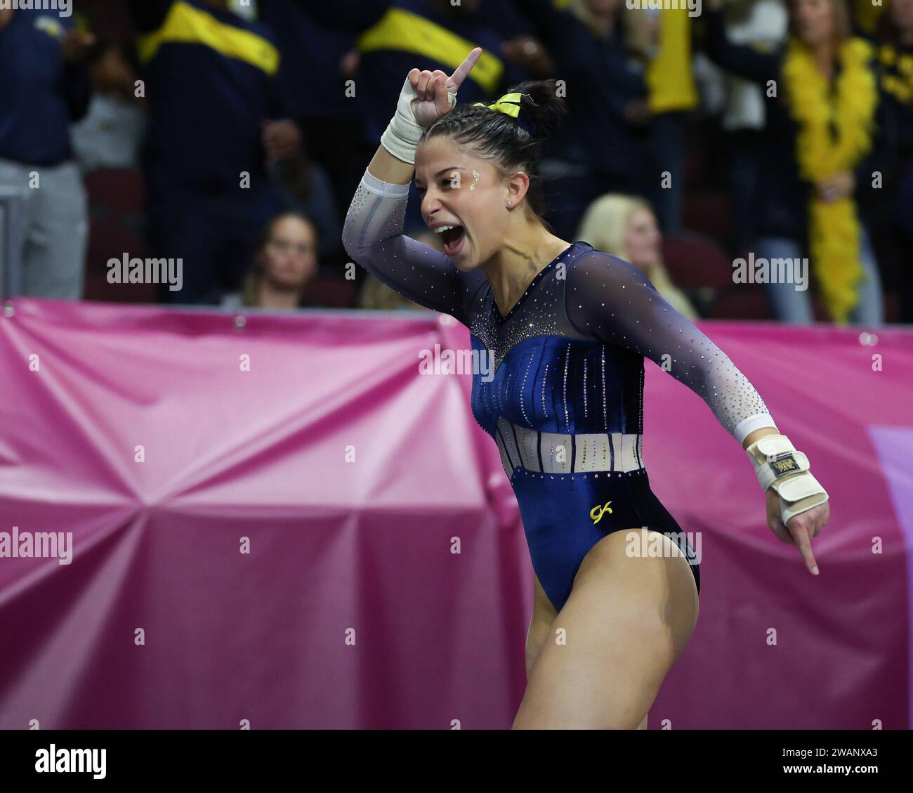 Las Vegas, NV, USA. 5th Jan, 2024. Michigan's Reyna Guggino celebrates ...