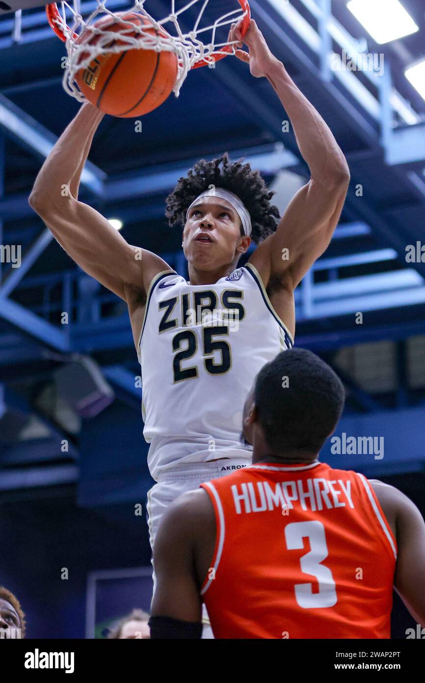 AKRON, OH - JANUARY 05: Akron Zips forward Enrique Freeman (25) scores ...