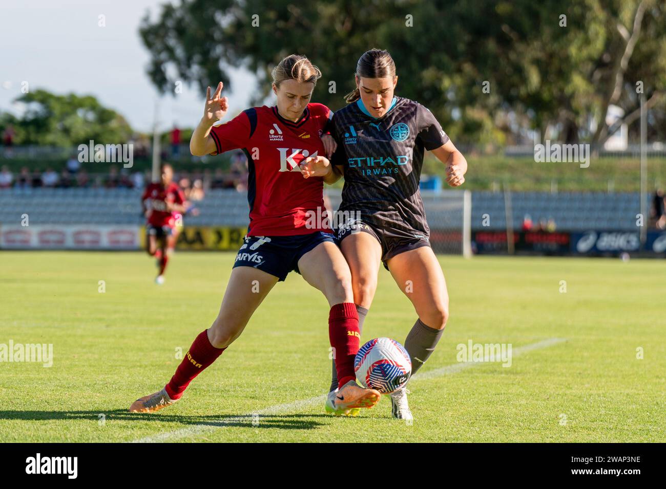 Zoe tolland hi-res stock photography and images - Alamy