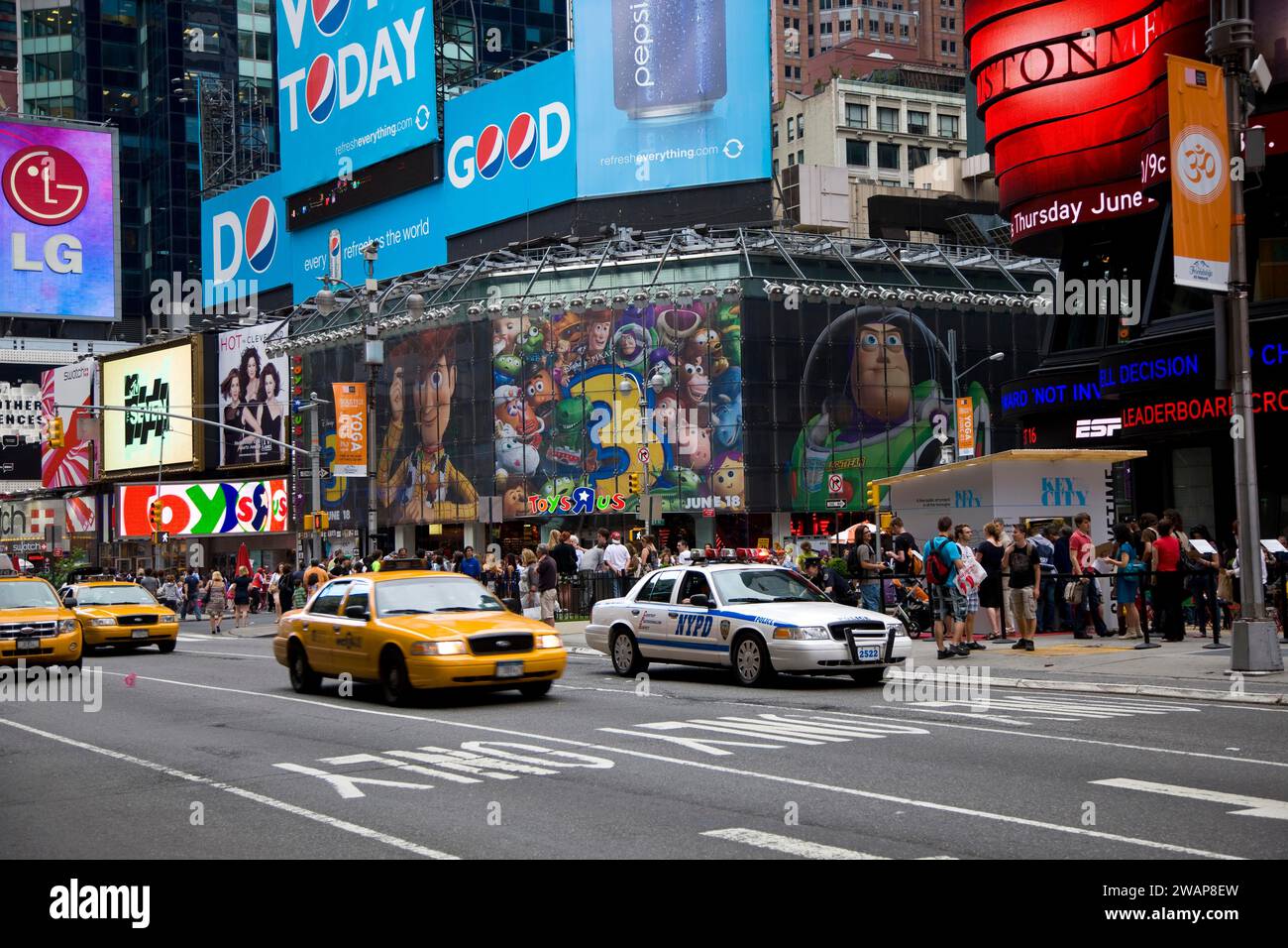 Five times square hi-res stock photography and images - Alamy