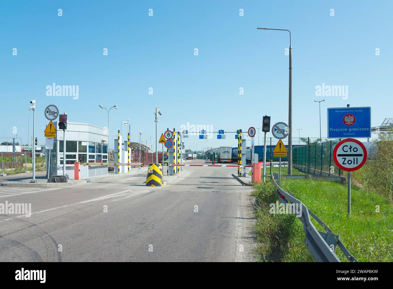 Border europe sign hi-res stock photography and images - Alamy
