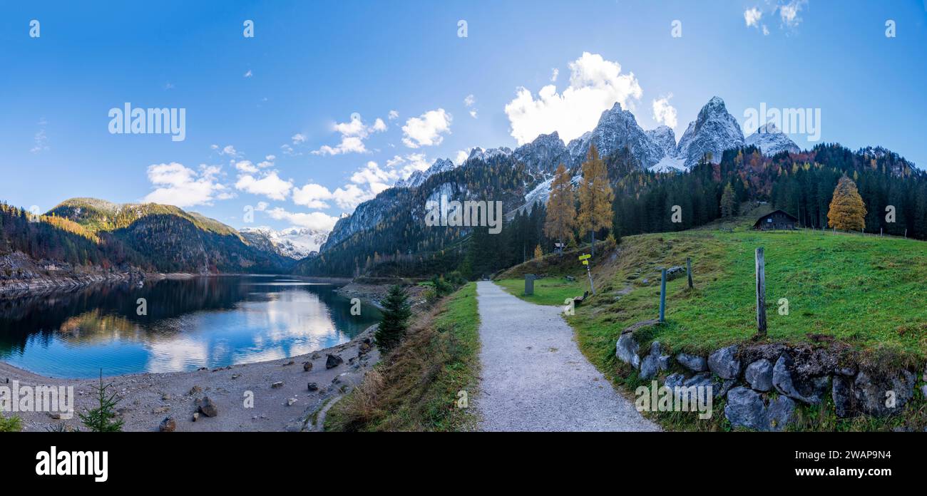 Gosau: Lake Vorderer Gosausee, mountain range Dachstein with glacier ...