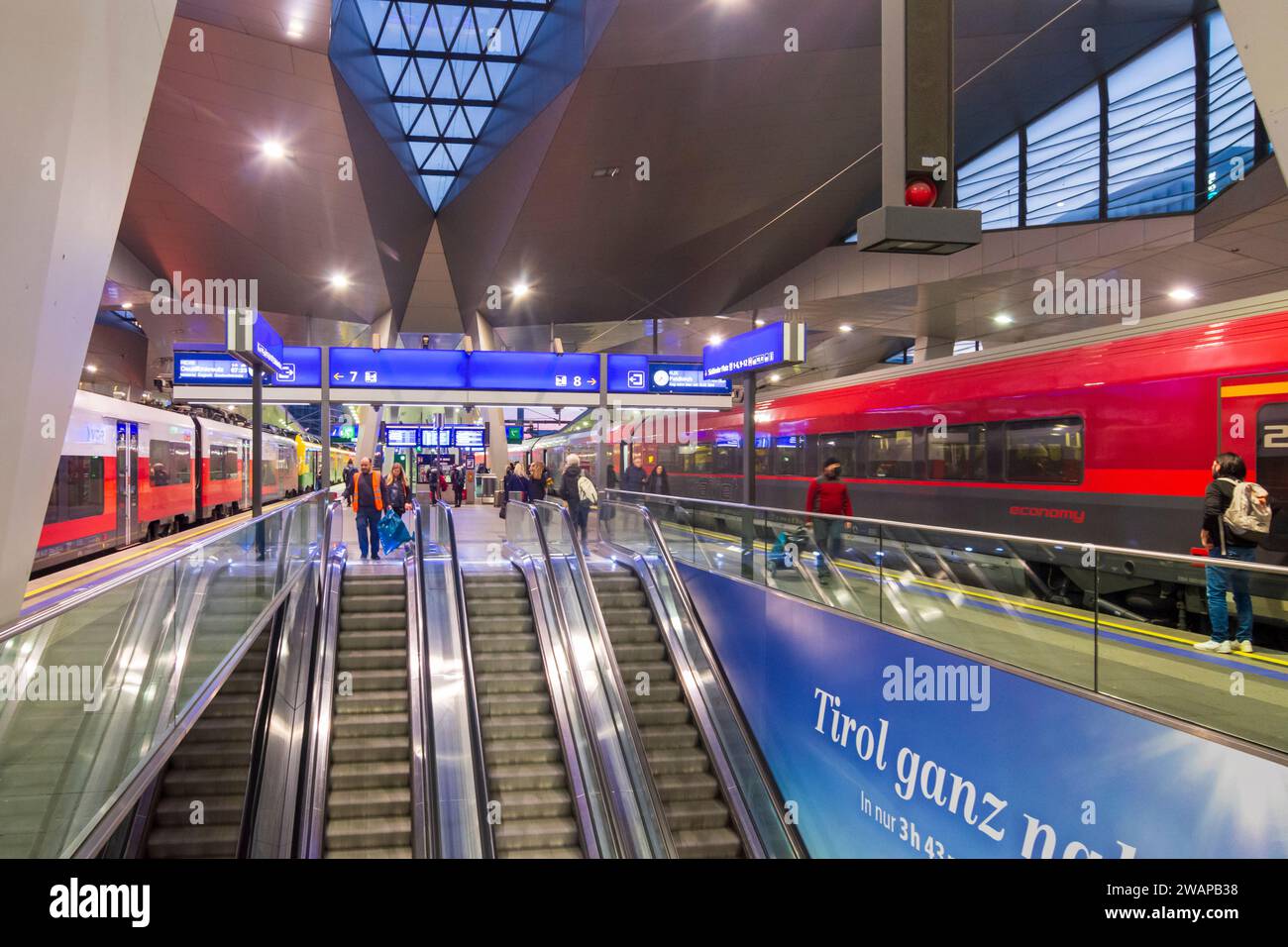 Railway station wien hauptbahnhof in 10 favoriten hi-res stock ...
