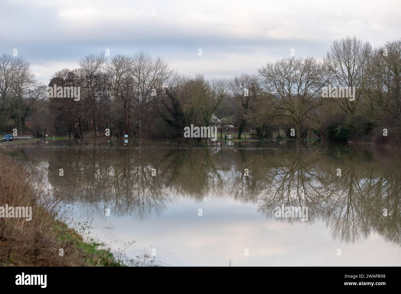 Cookham, UK. 6th January, 2024. The main road through the village of ...