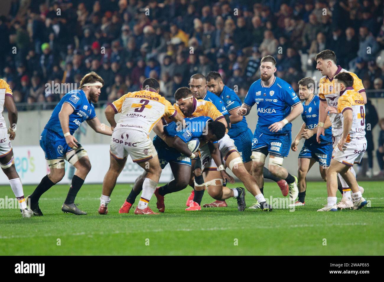Vannes, France. 05th Jan, 2024. Andy Bordelai of Vannes and Omar Dahir ...