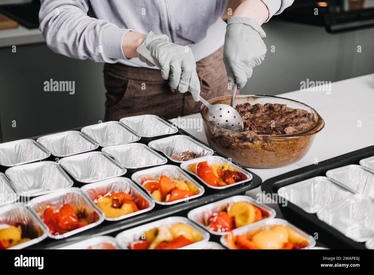 Chef food prep containers hi-res stock photography and images - Alamy