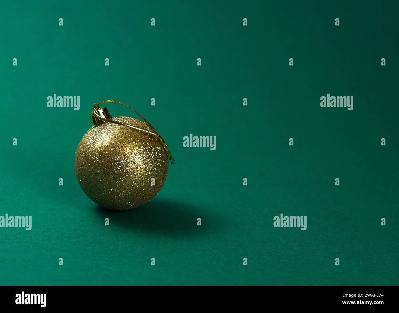 Gold christmas 2024 hi-res stock photography and images - Alamy