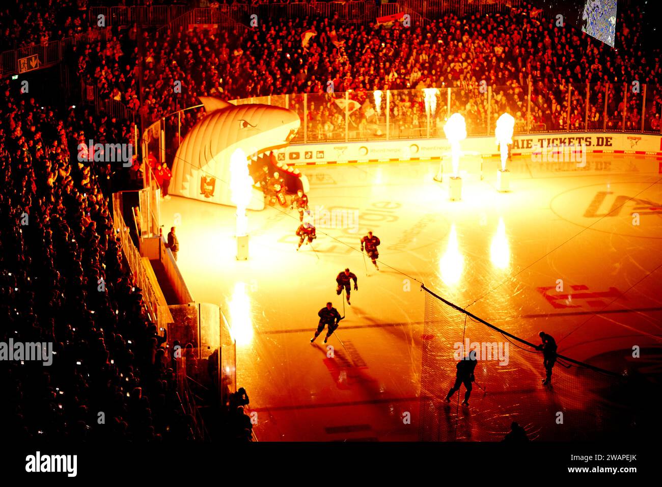COLOGNE, GERMANY - 5 JANUARY, 2024: Hockey match of Penny DEL Koelner ...
