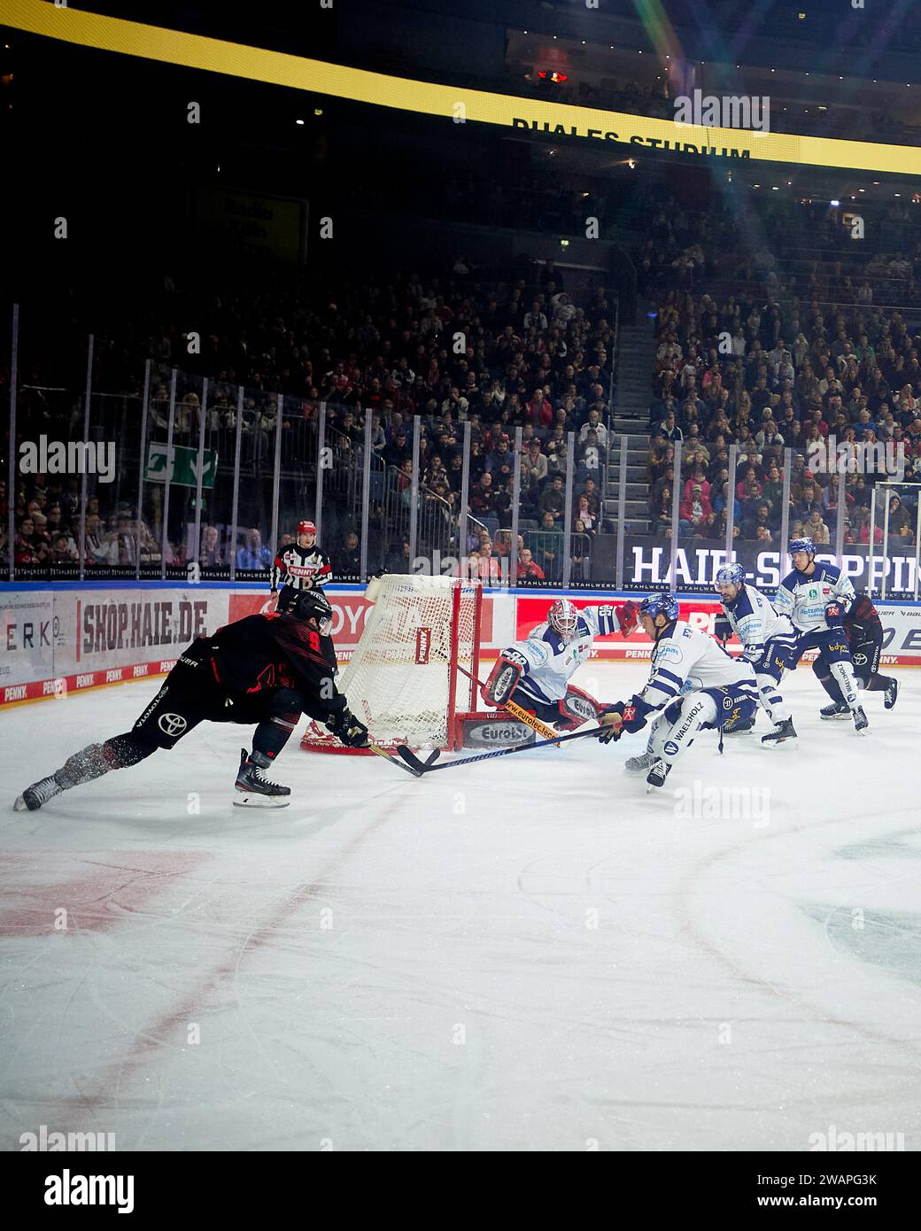 COLOGNE, GERMANY - 2 JANUARY, 2024: Hockey match of Penny DEL Koelner ...