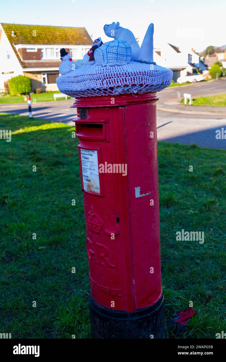 Poole, Dorset, UK. 6th January, 2024. UK Weather: a cold weather alert ...