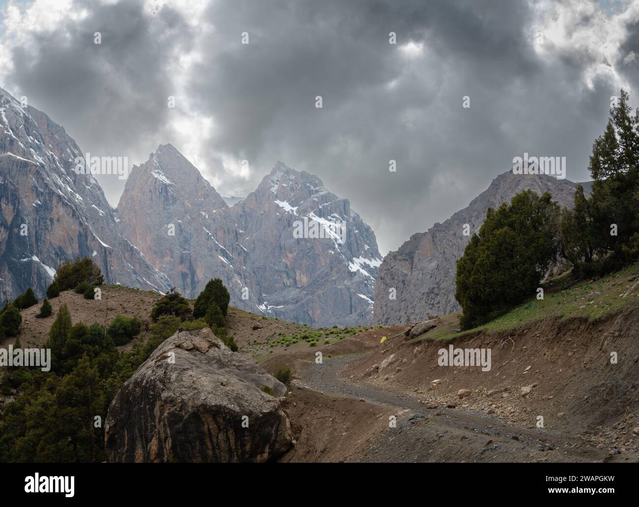 Peak energy chimtarga hi-res stock photography and images - Alamy
