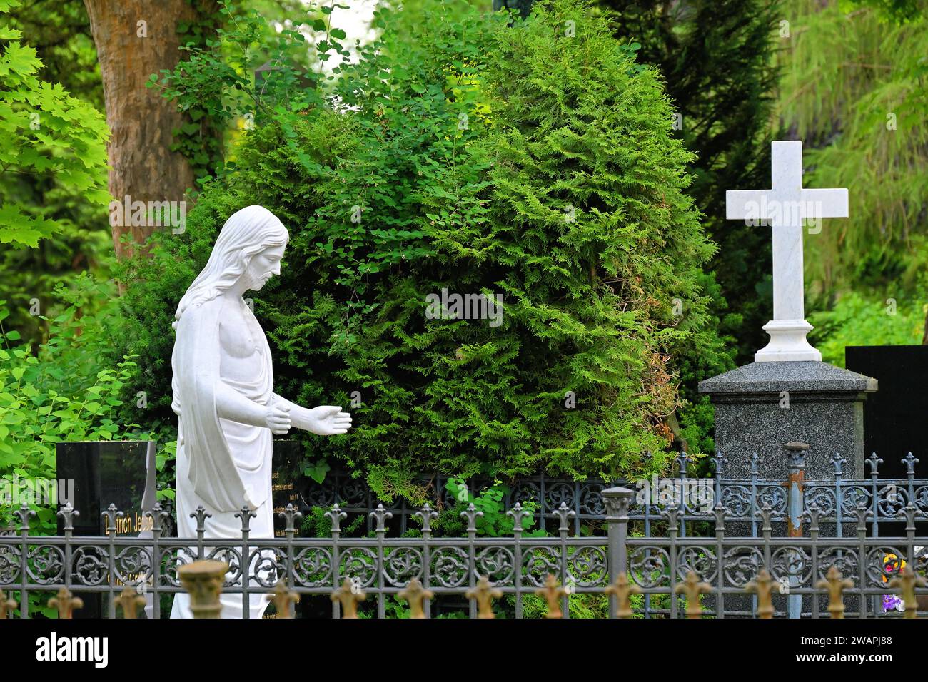 White figure of christ hi-res stock photography and images - Alamy
