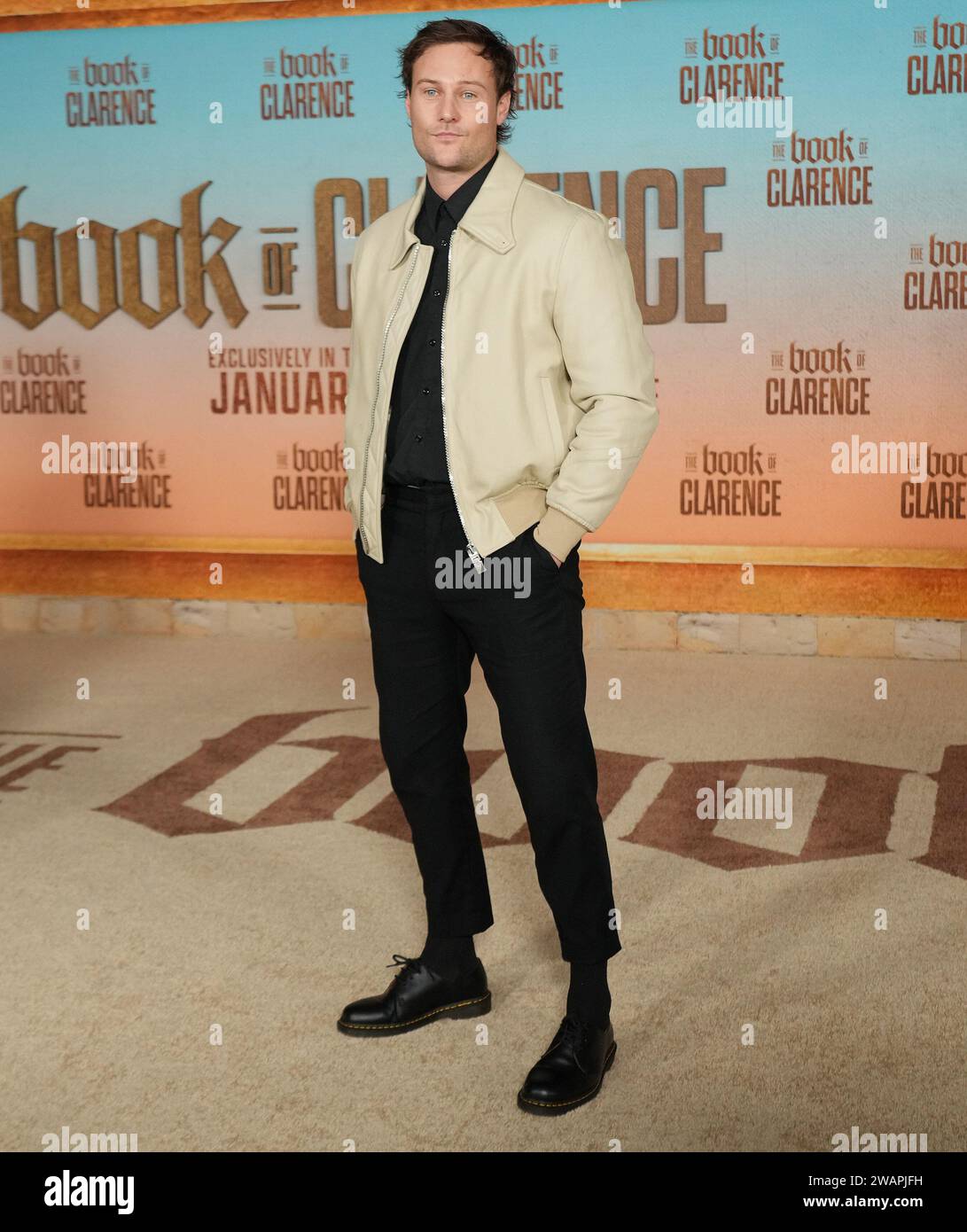 Los Angeles, USA. 09th Nov, 2022. Jordan Patrick Smith arrives at the ...