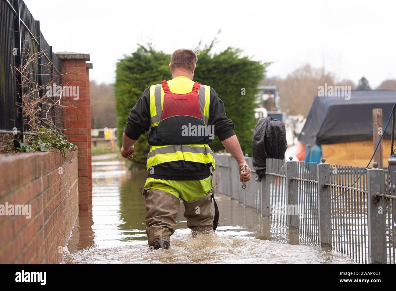 Working in water wearing waders hi-res stock photography and images - Alamy