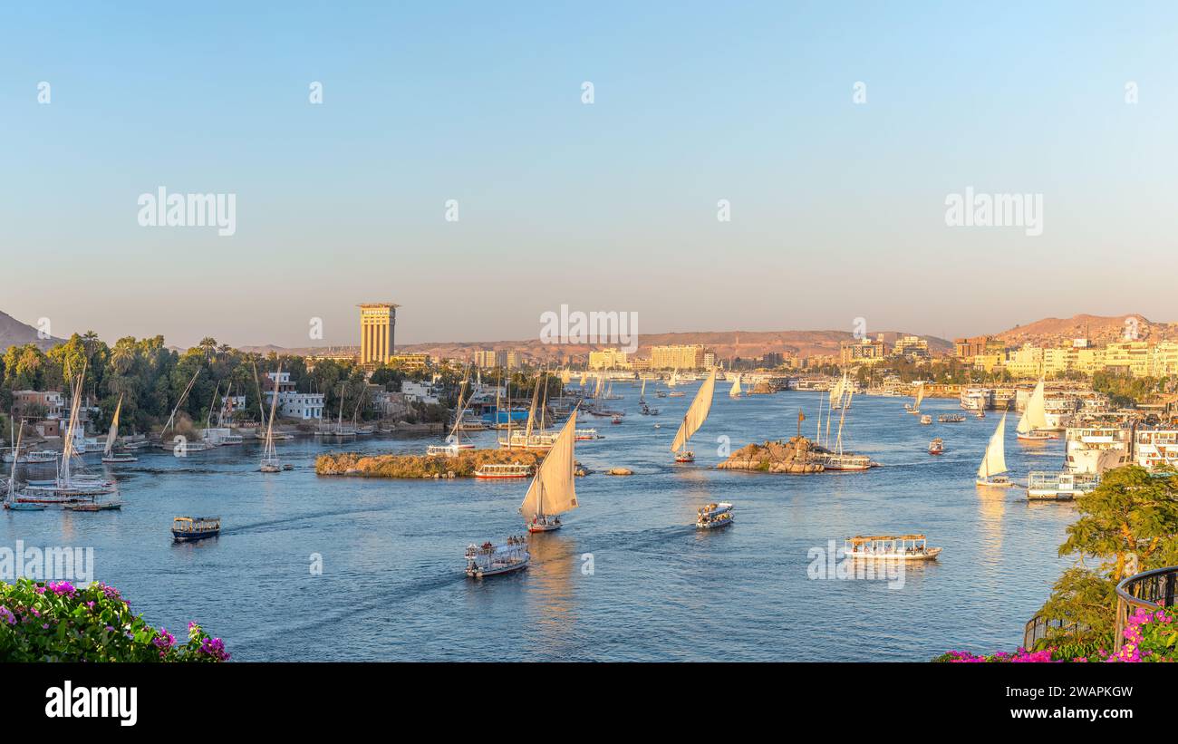 Luxor and aswan hi-res stock photography and images - Alamy