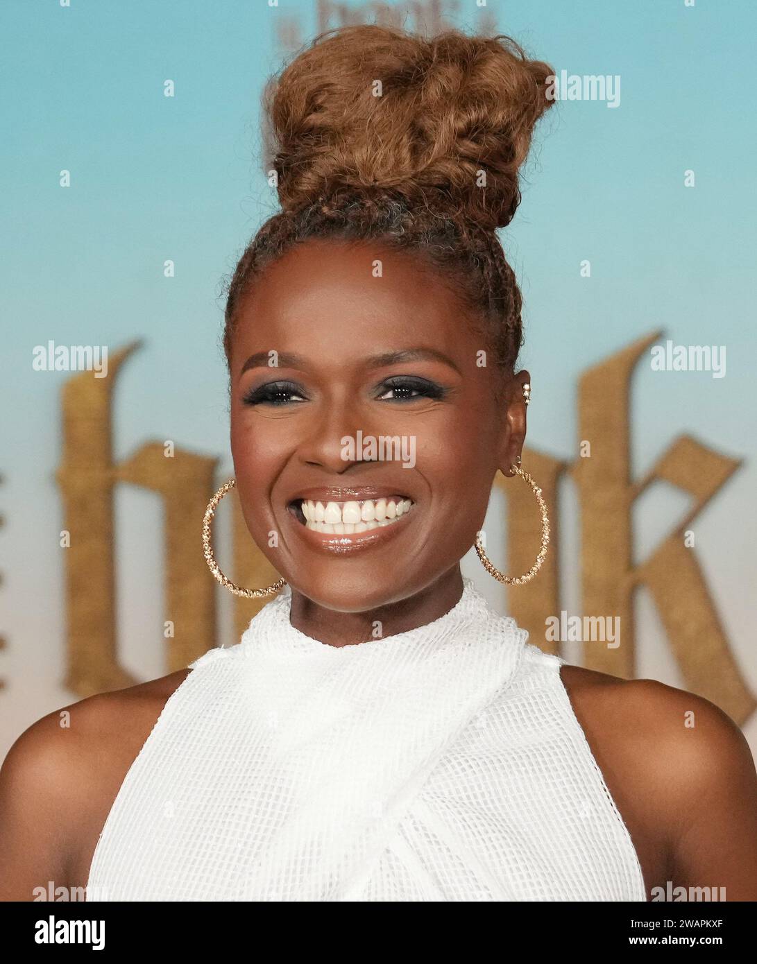 Los Angeles, USA. 09th Nov, 2022. Deborah Joy Winans arrives at the ...